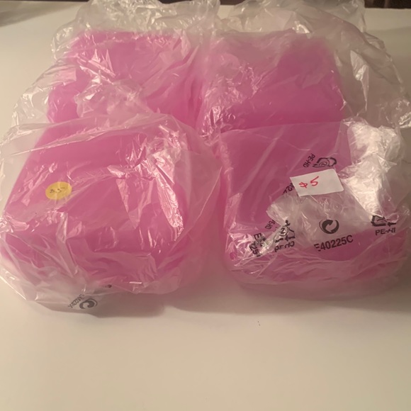 Tupperware | Kitchen | Only 2 Left Tupperware Pink Sandwich Containers ...